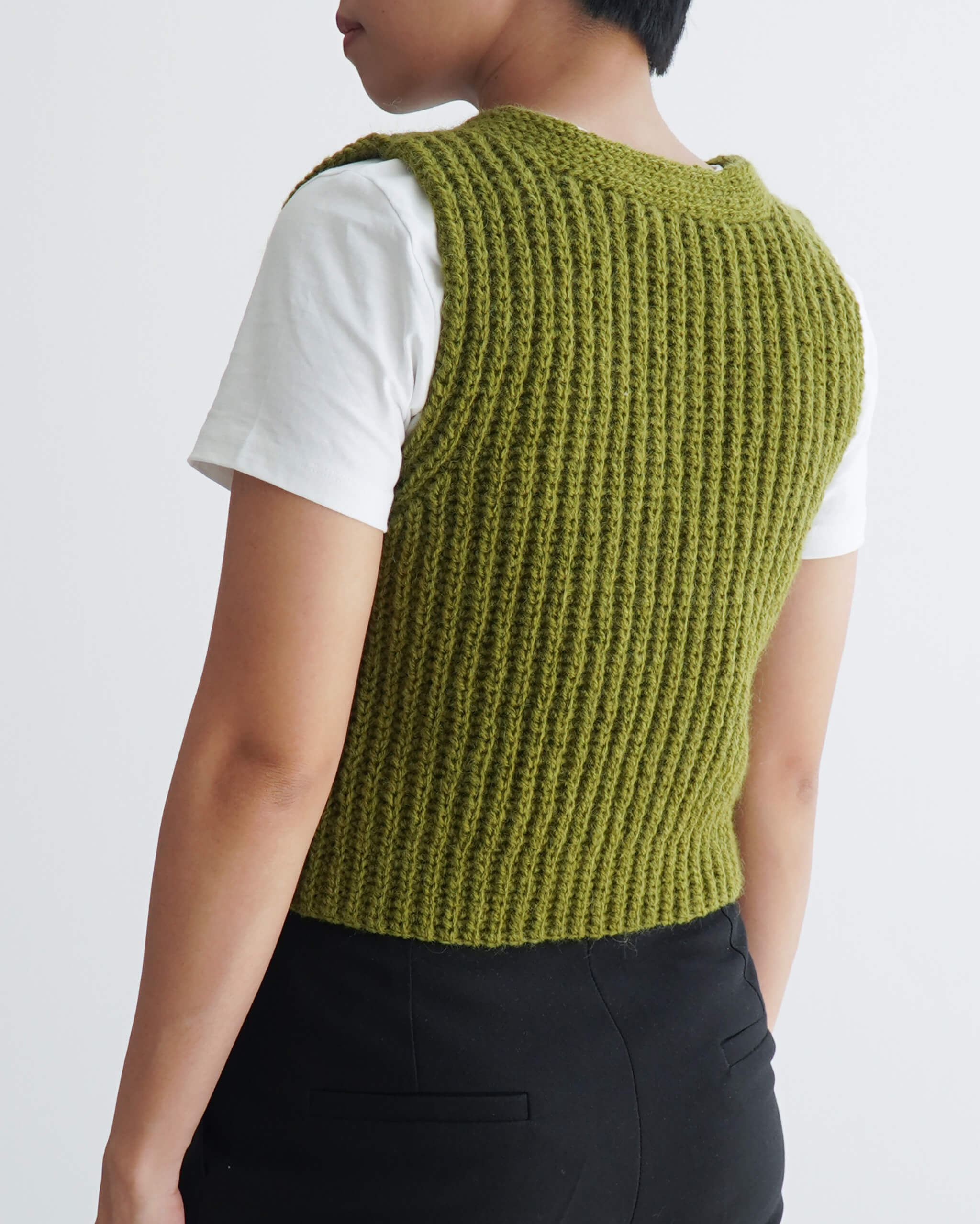 Vest No.62 | Easy crochet ribbed vest pattern – Daisy & Peace